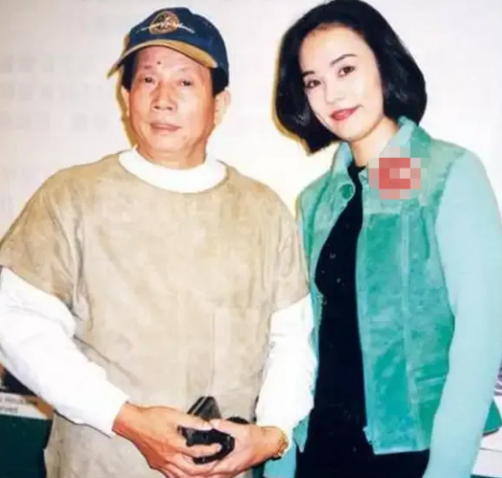 Weng Jingjing: Married to Liu Jialiang, 30 years older - iNEWS