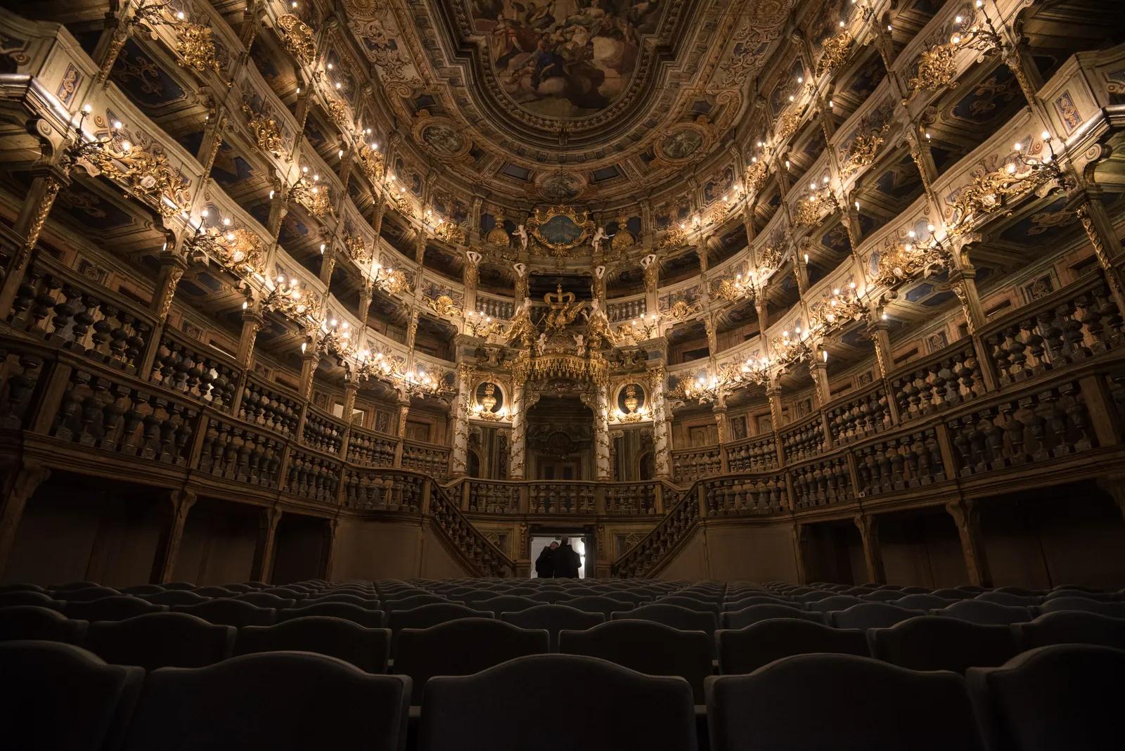 10 of the most spectacular theater stages in the world - iNEWS