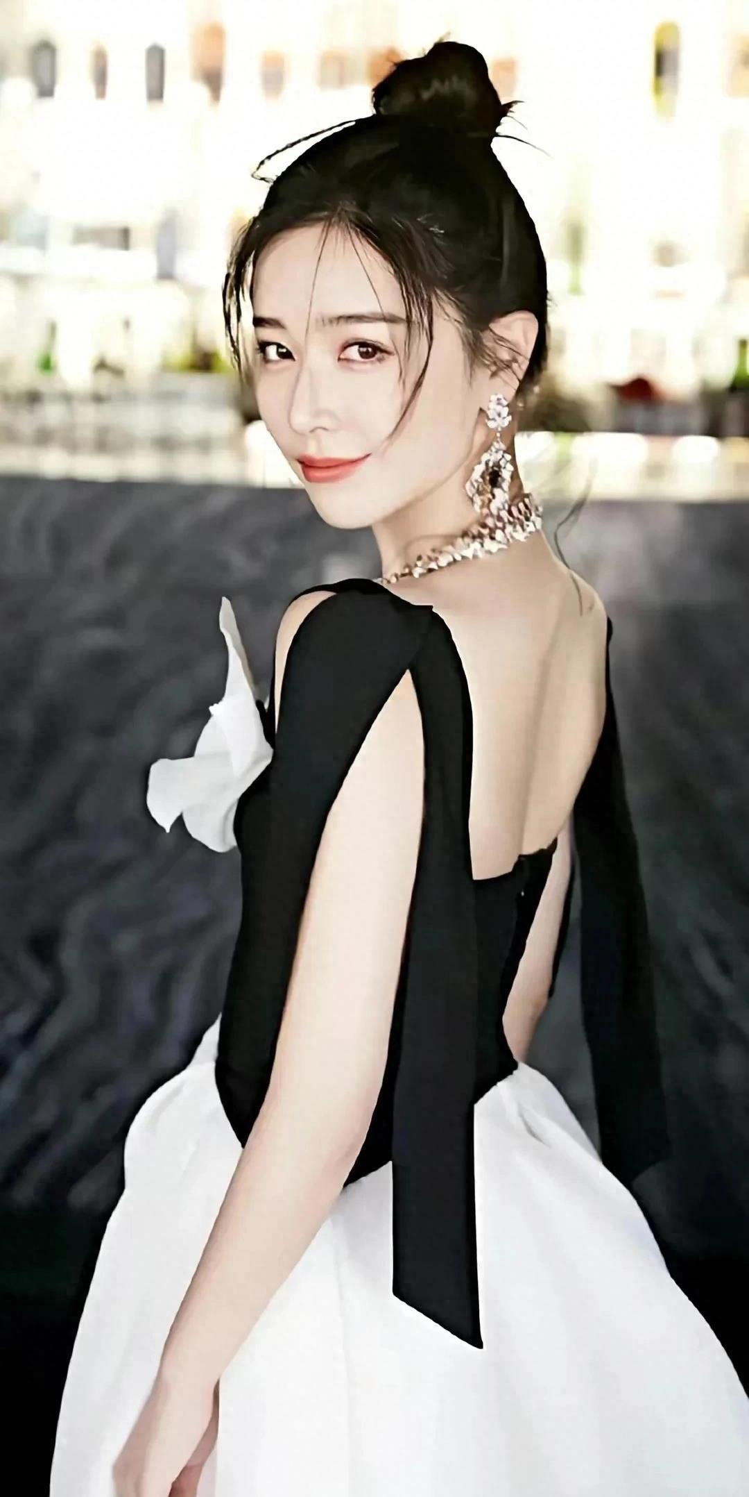 Charming Kan Qingzi - iMedia