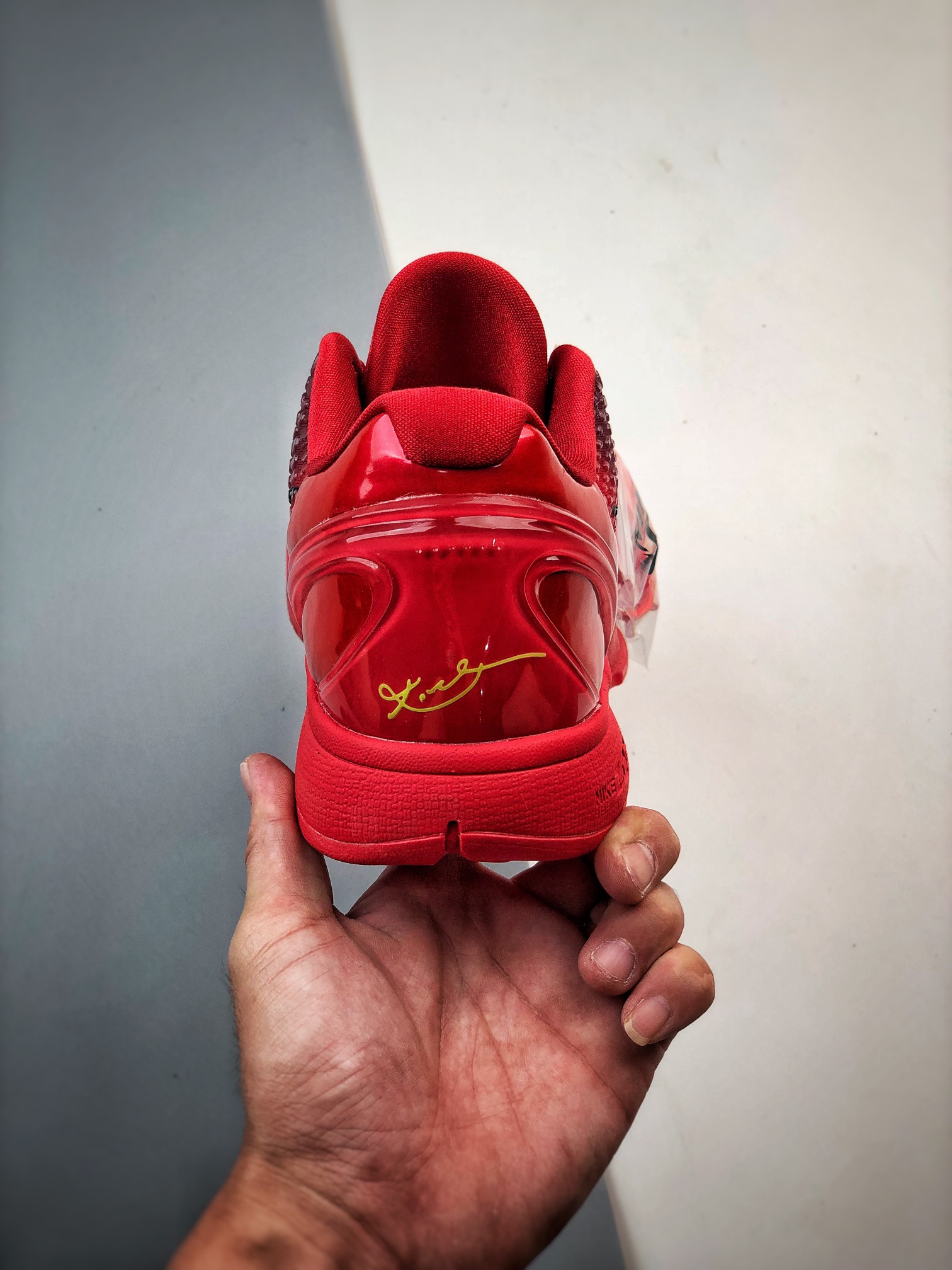 Kobe Bryant's Sixth Generation Red and Black Reverse Green Hornet - iNEWS