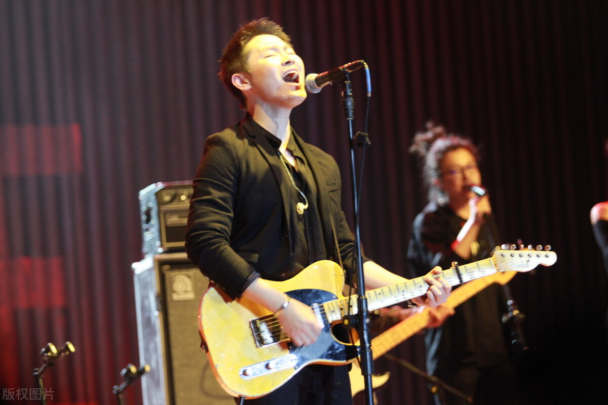 Splendid brilliance of music——Liang Bo's artistic journey - iMedia