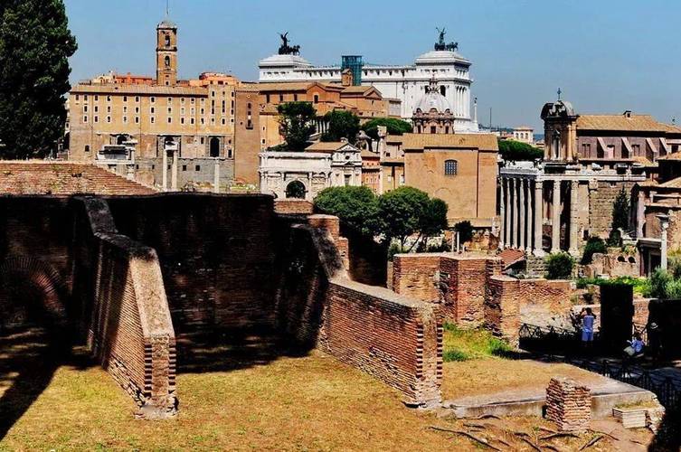 Augustus and the Urbanization Movement in the Early Roman Empire - iMedia