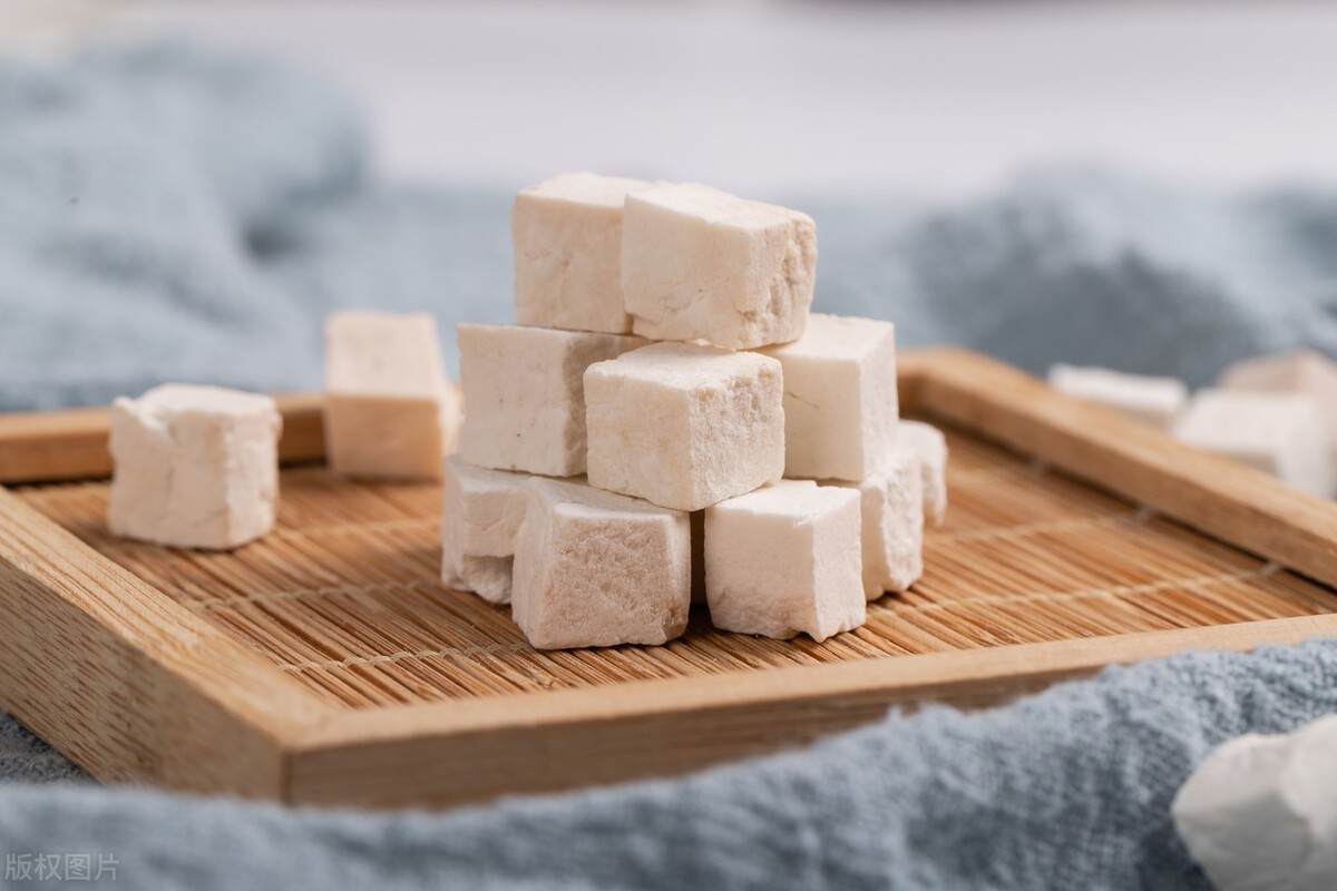 For benign prostatic hyperplasia, one side warms the yang and diures ...