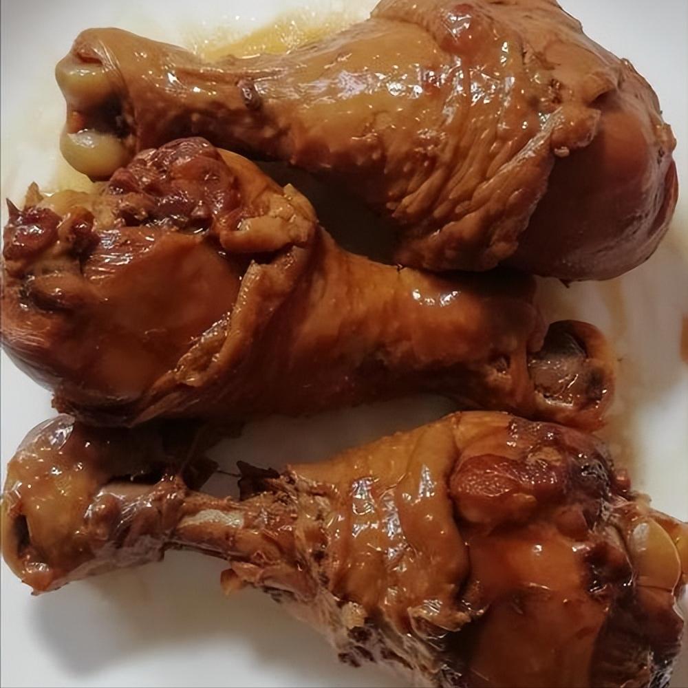Soak the chicken legs directly in soy sauce for 1 day, the taste is ...