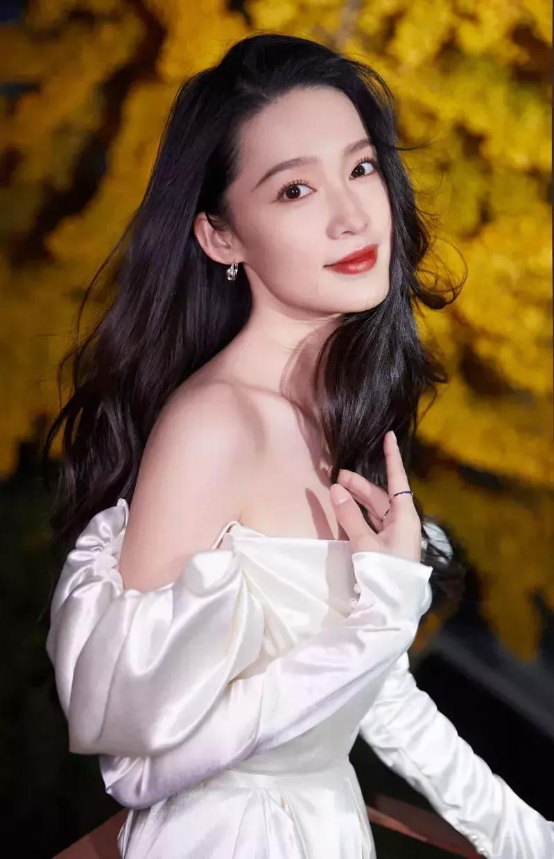 First love 14 years ago? Li Qin and Yang Yang's sweet photos exposed - iMedia