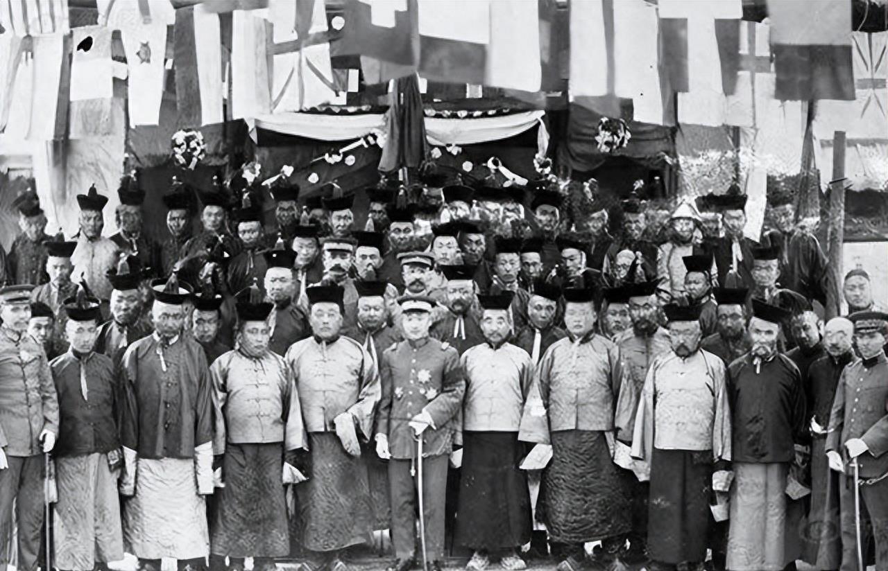 Who should be responsible for the independence of Outer Mongolia, the late Qing government, the ...