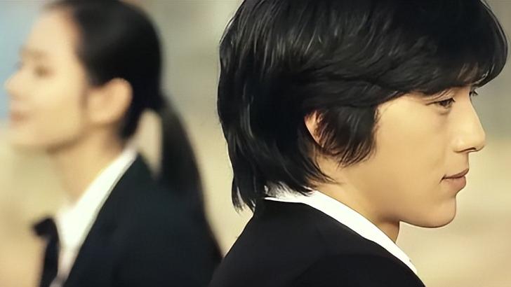 "White Night Walk": reveals the complexity of human nature and the ...