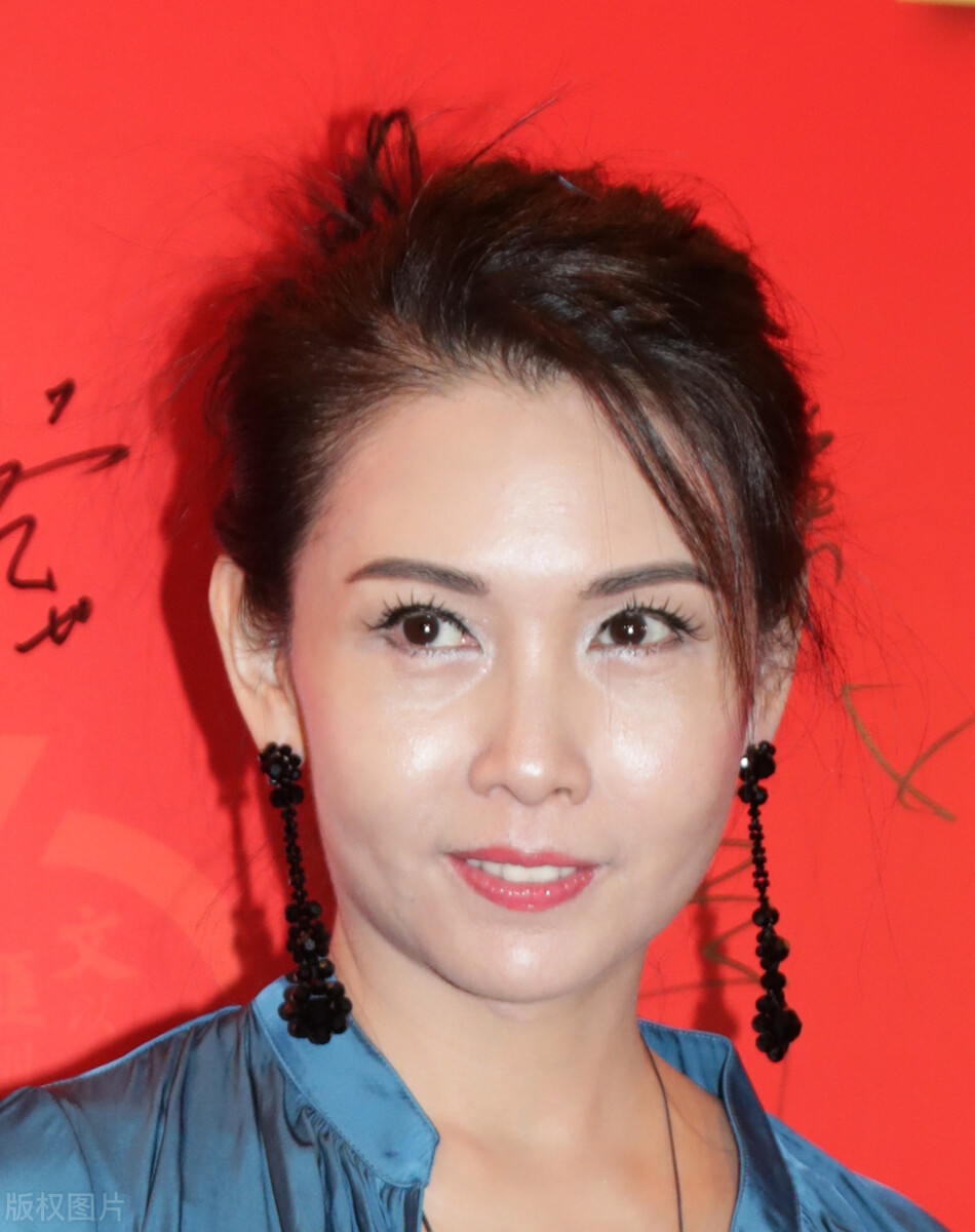 Qiu Shuzhen, a generational goddess in the entertainment industry ...