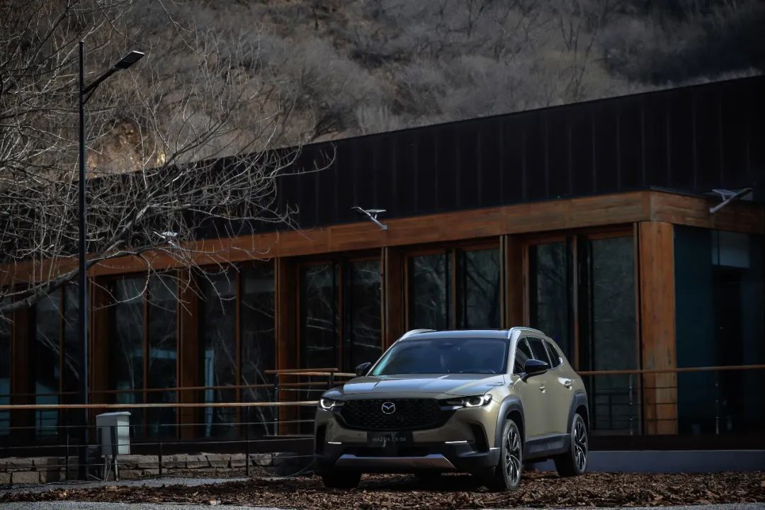 The chief designer connects to interpret the beauty of nature with ...