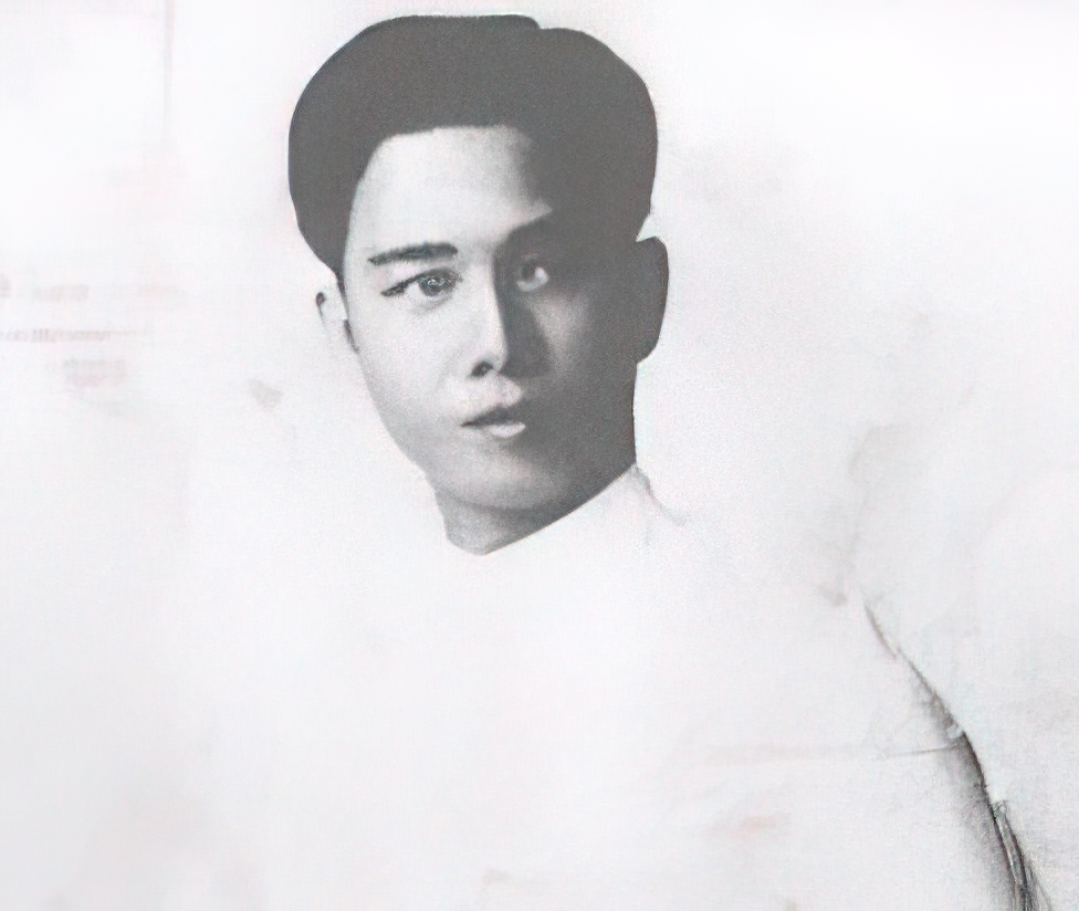 In 1942, when Wang Jingwei saw Puyi, the guards shouted: "One bow ...