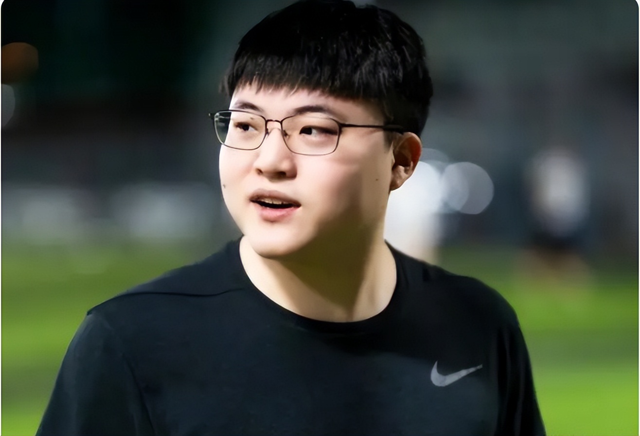 LOL: It is finally officially announced that Uzi will join EDG, and ...