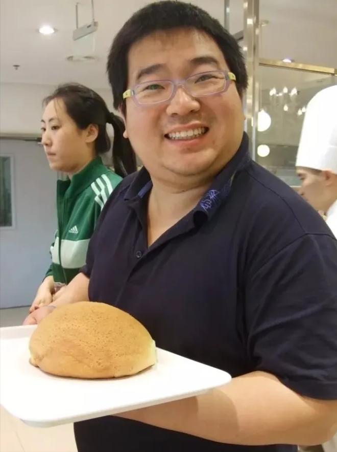 A 250-pound fat man gets up at 5 o'clock every day and runs 8 ...