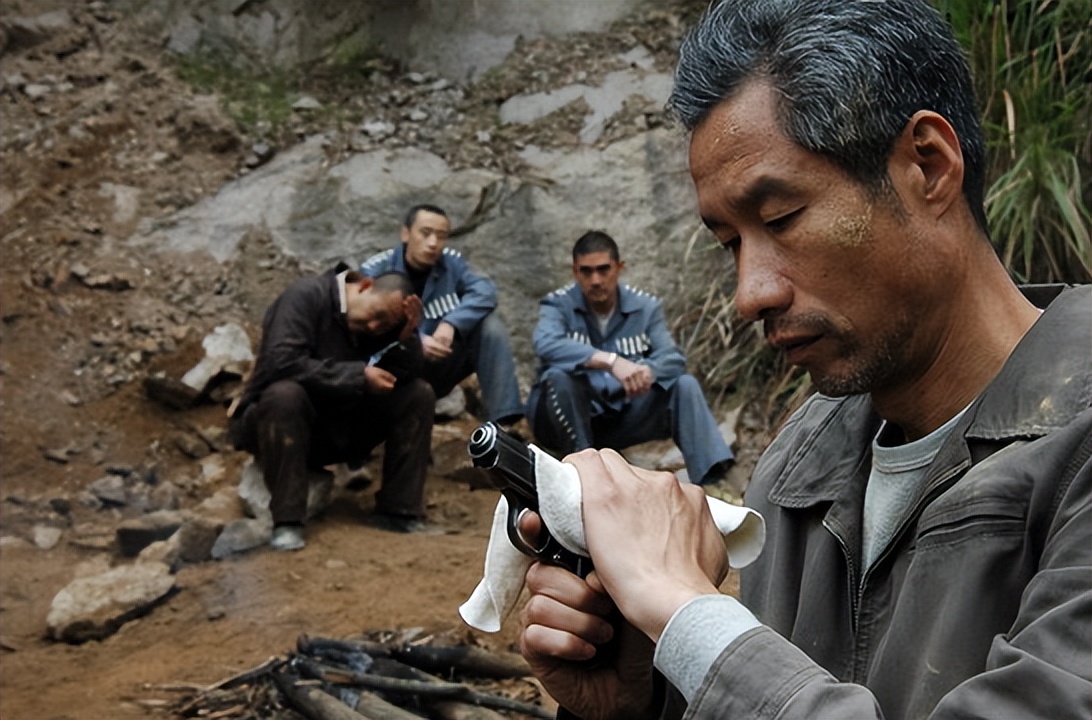 "Five Bullets": Hu Zhijun's villain explains to people what is bad and good - iNEWS