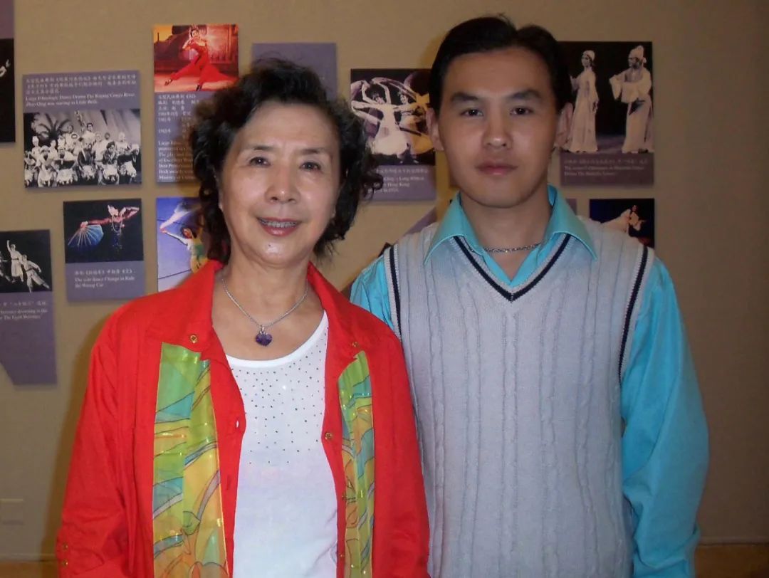 Mr. Zhao Qing, a famous performing artist and consultant of the Chinese ...