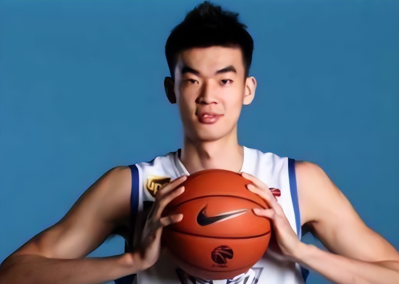 A waste of talent, the 2.20-meter-tall "Yi Jianlian" now scores no more than 10 points in a ...