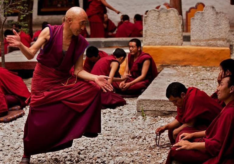 The Sixth Dalai Lama Tsangyang Gyatso: During the day, he is a devout ...