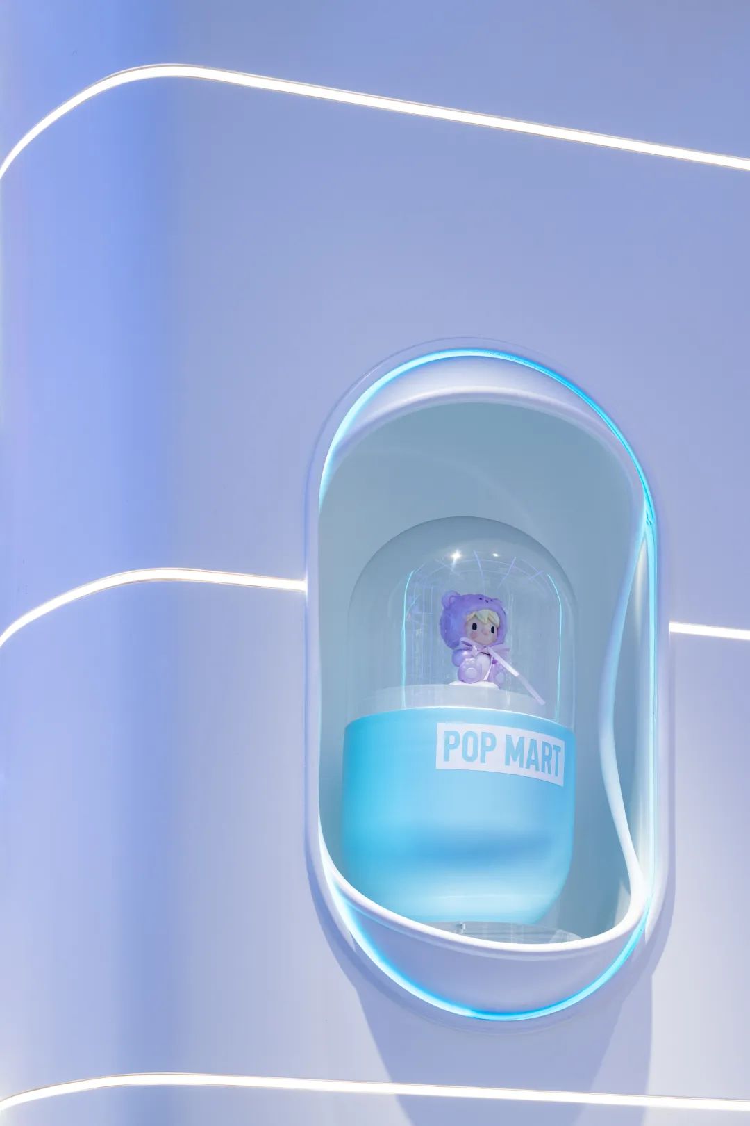 Shanghai "Different World" Trendy Play Landmark, Bubble Mart Global ...
