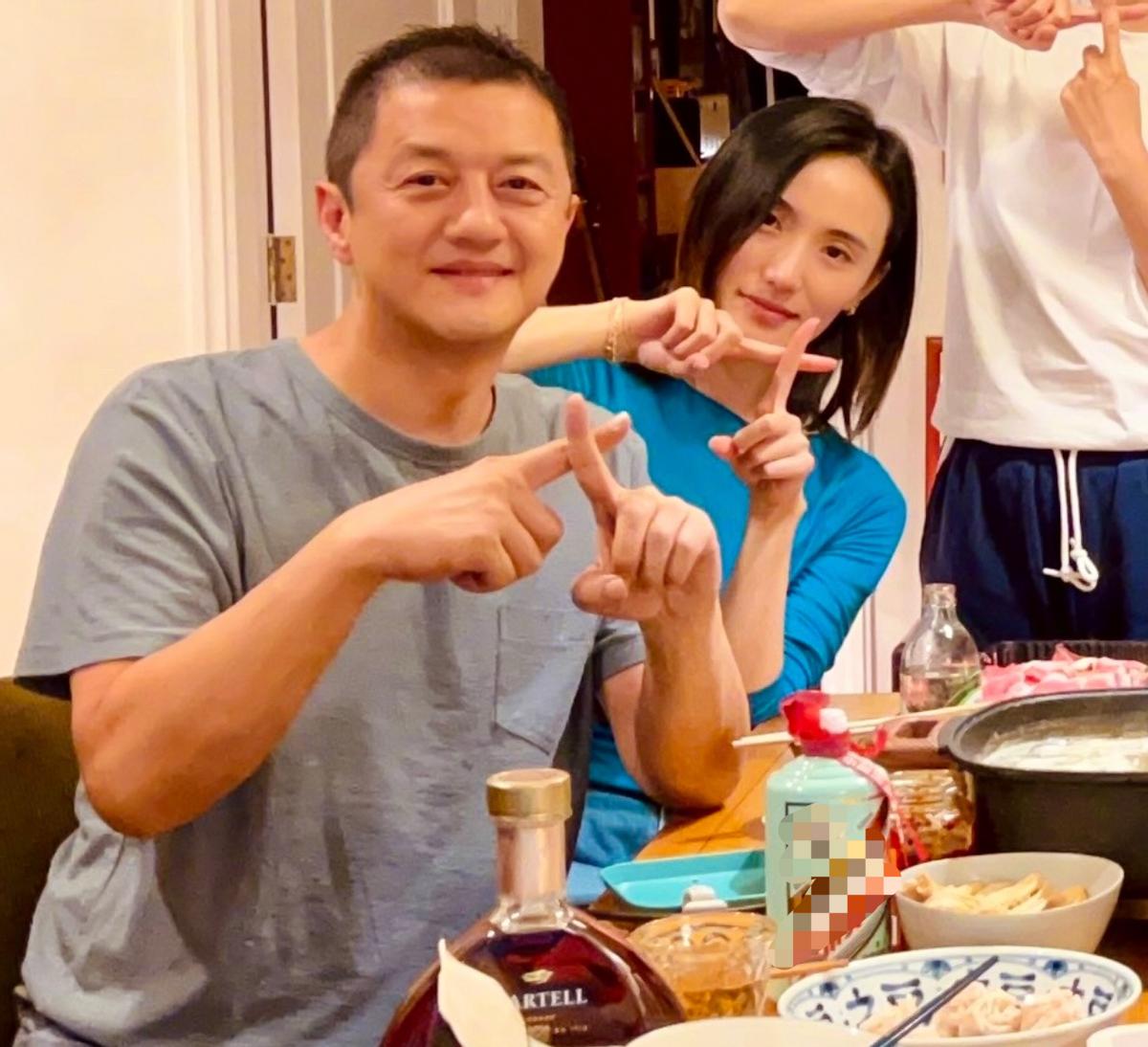 Li Yapeng brings his wife and friends together!The bags under the eyes are heavy, the hair is ...