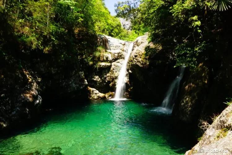 The world's first strange waterfall - Huangshan Jiulong Waterfall - iNEWS