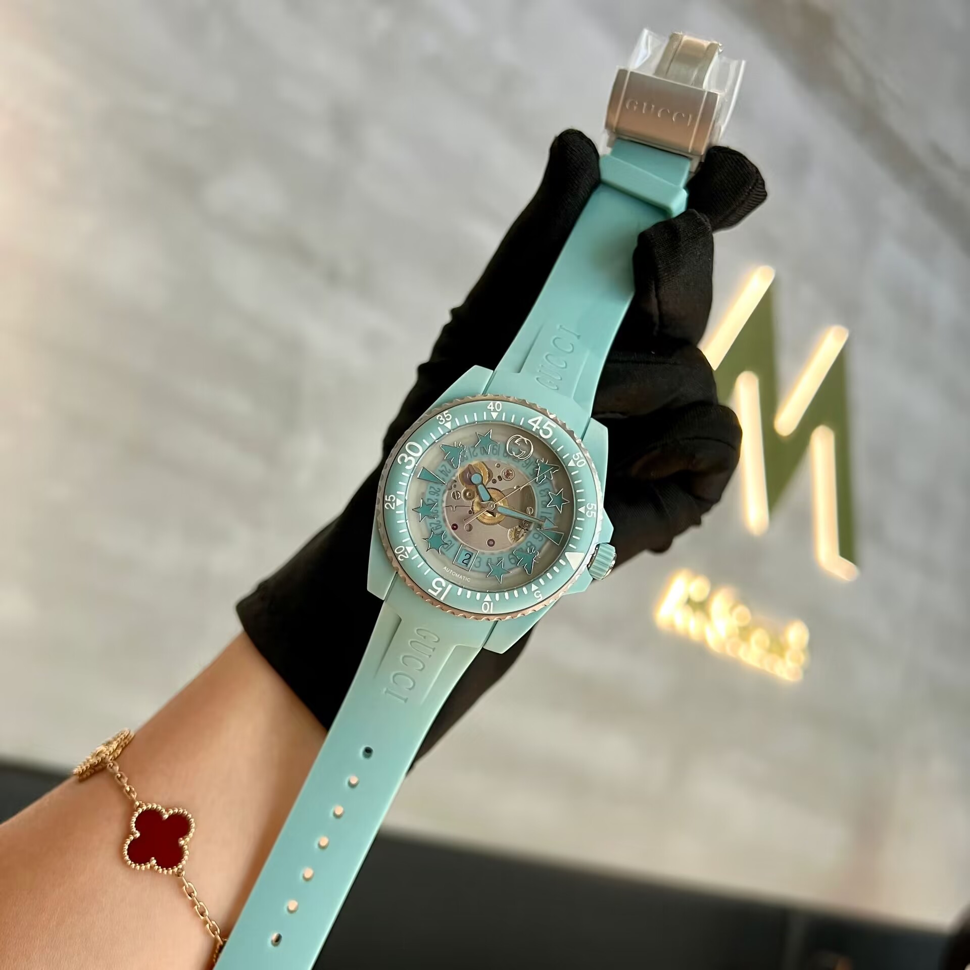 Gucci understands us, and this color scheme is so beautiful! - iNEWS