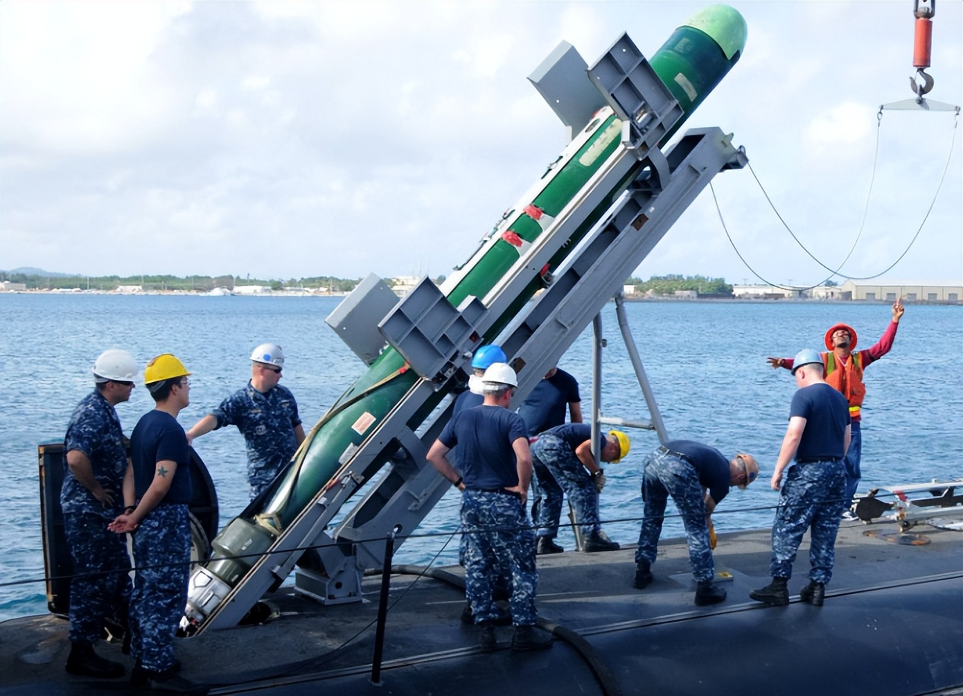 China built the world's first stealth torpedo, which can sink a 10,000 ...