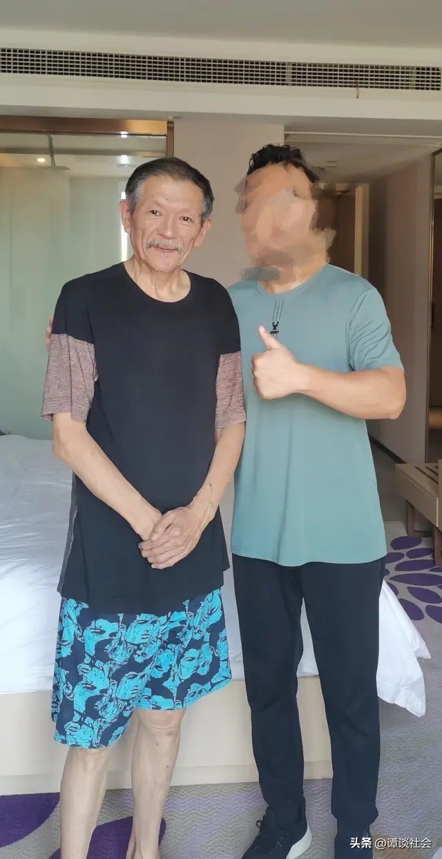 The famous actor Luo Jingmin passed away at the age of 67. Zhang Yi and ...