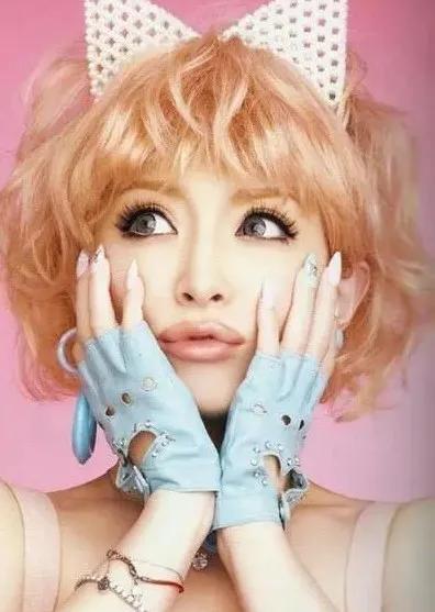 Ayumi Hamasaki Japanese pop queen - iNEWS