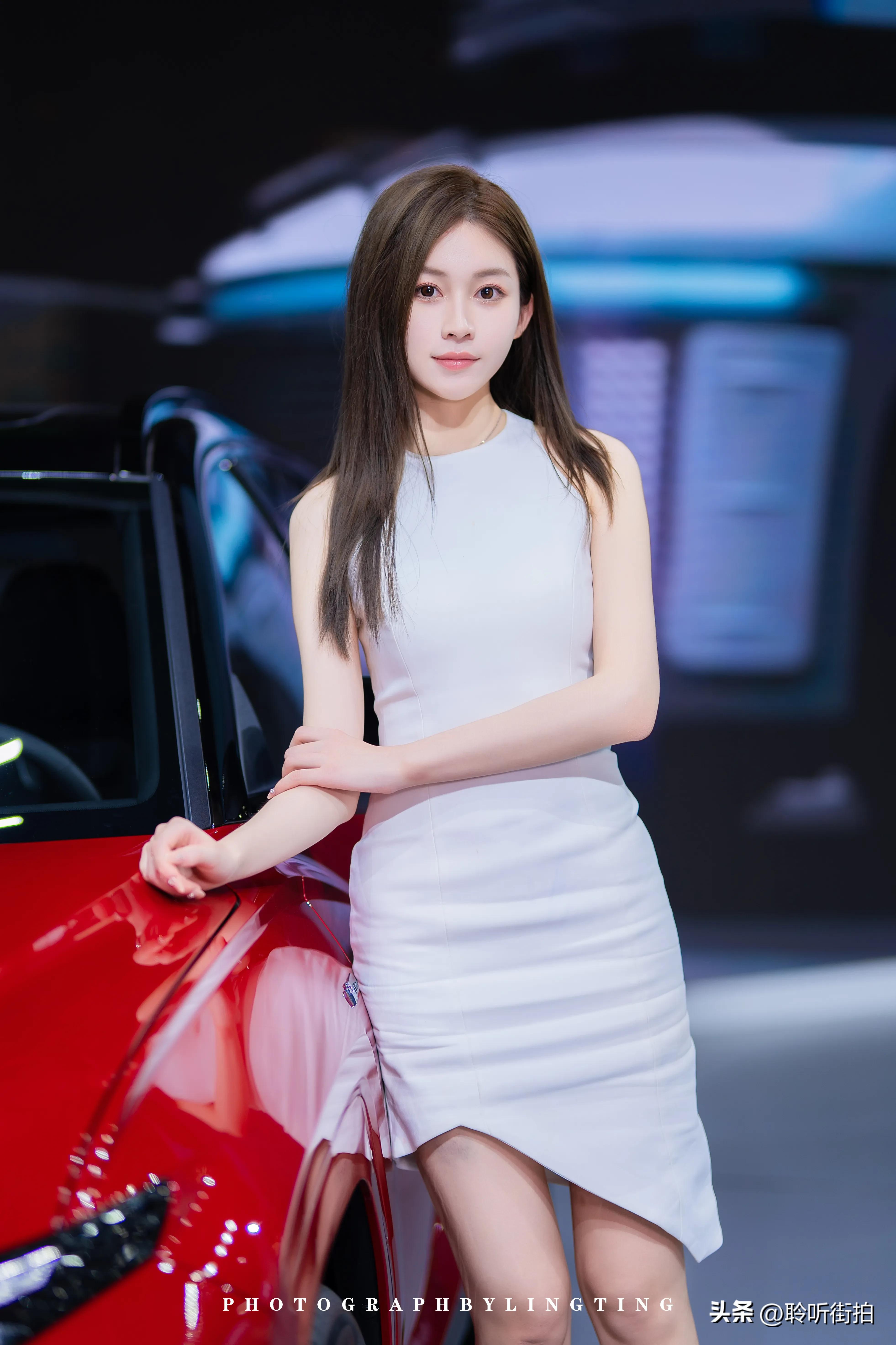 Liu Ting at the Guangzhou Auto Show - iNEWS