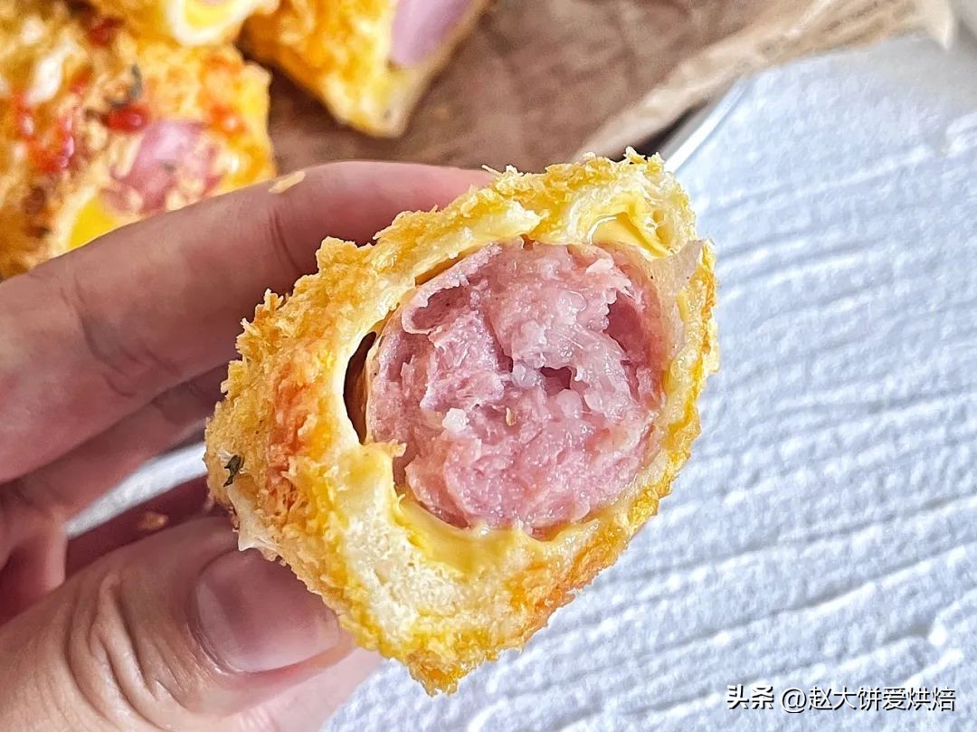 The sausage and cheese toast roll is awakened by the fragrance of this ...