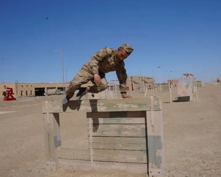 The person who rescued people in the fire came from "Qiu Shaoyun's Army ...