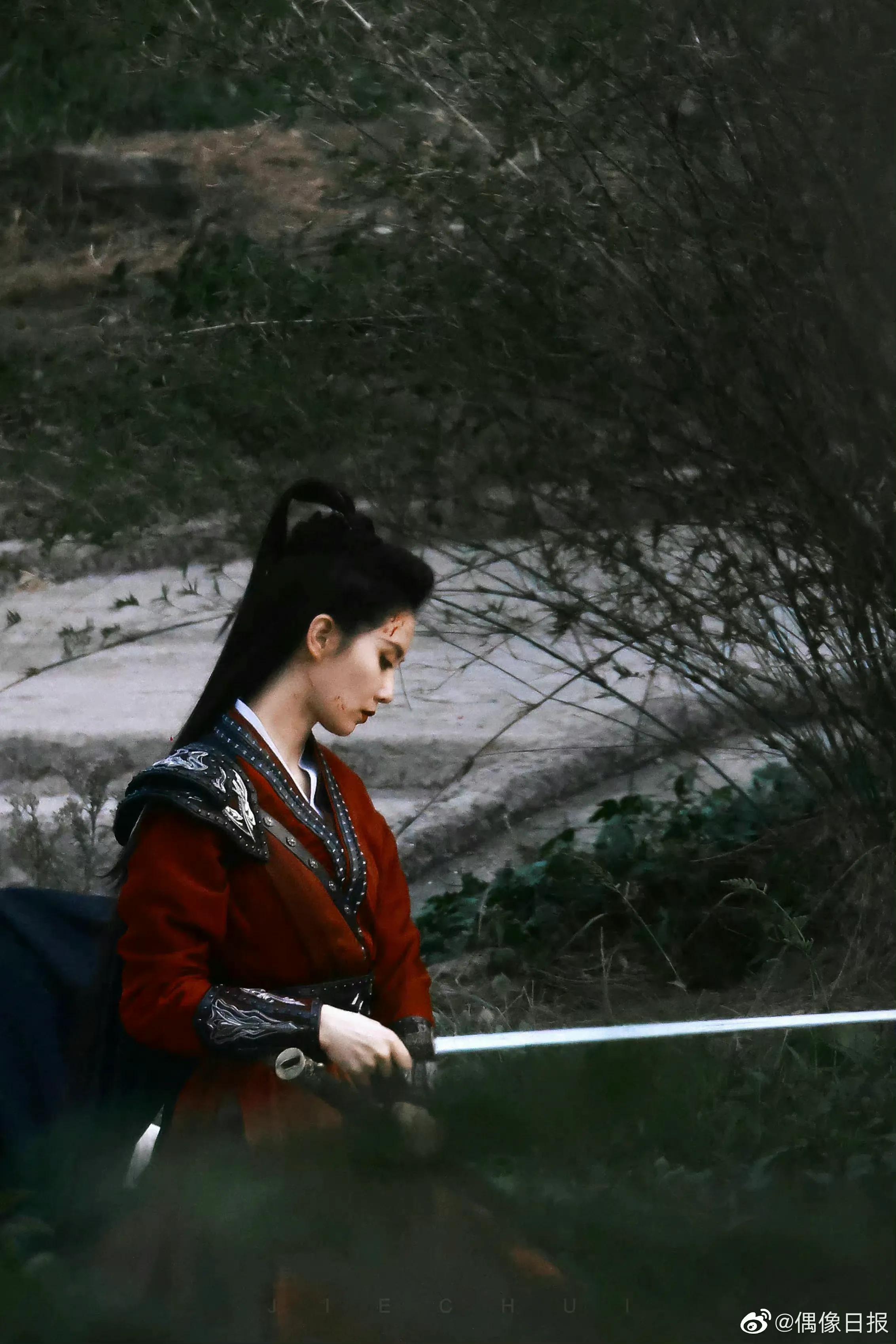 Liu Shishi's ancient costume has a great temperament, and he is full of ...