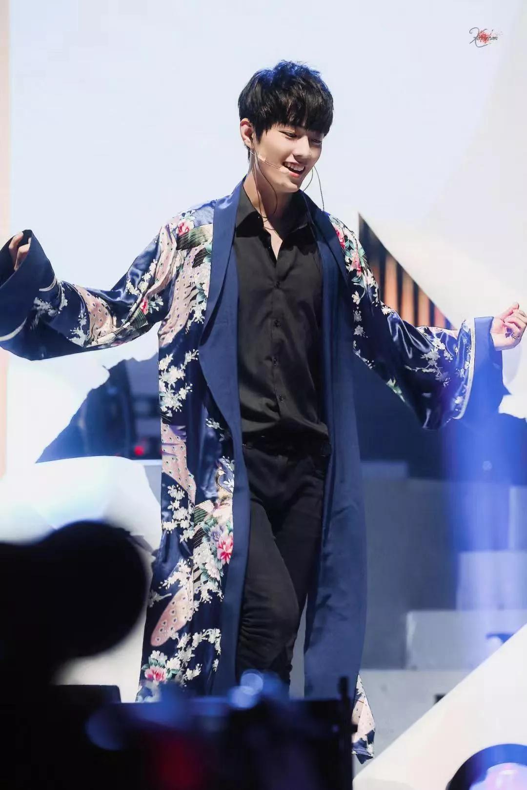 How much do you know about Xiao Zhan's ten scenes of enshrining gods ...