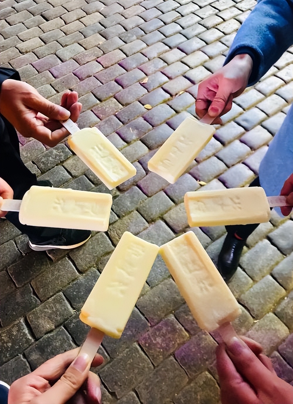 5 kinds of popsicles were popular when I was a child, but now I rarely ...