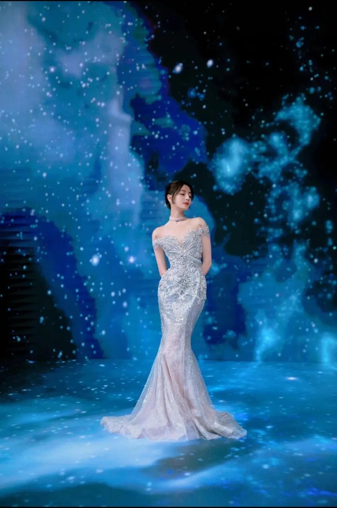 "Xinjiang Beauty Di Lieba: Fresh, Pleasant, Sexy and Charming" - iNEWS