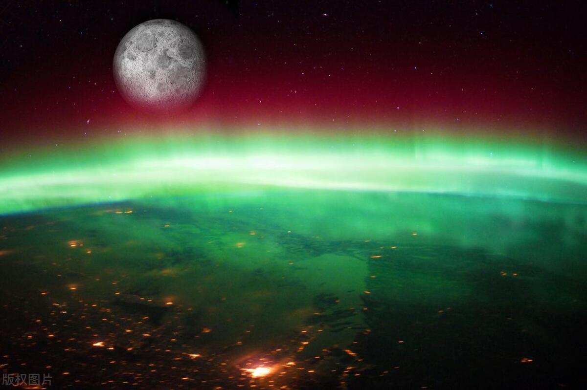 The magical phenomenon of the moon, there are caves on it, heat ...