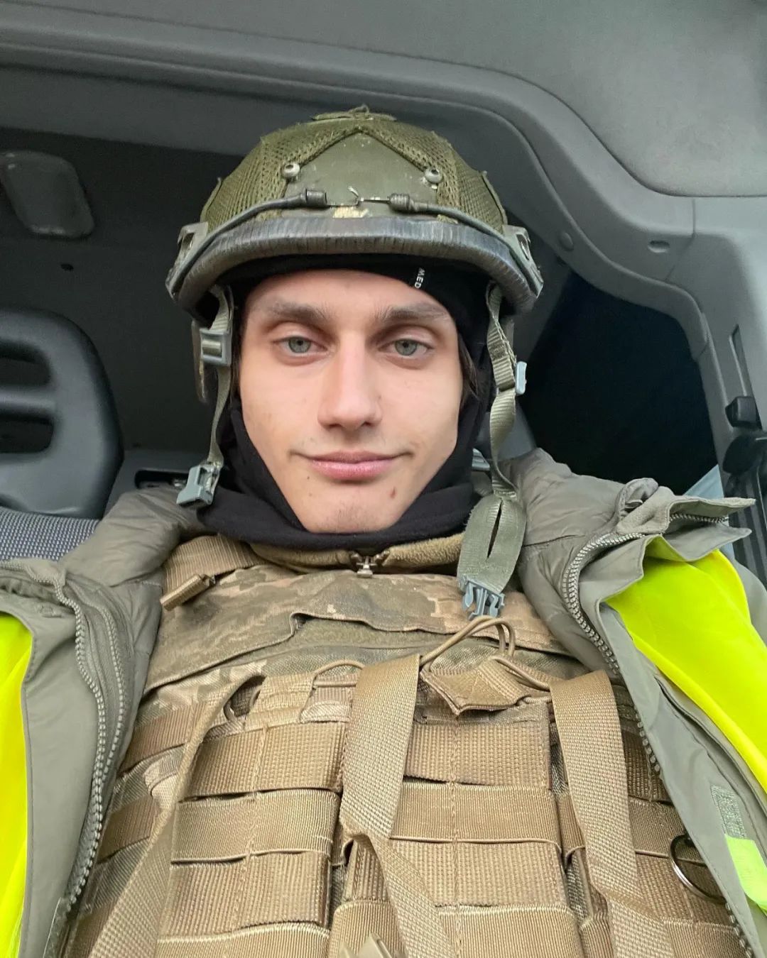 Polish male model went to Ukraine to support... - iNEWS