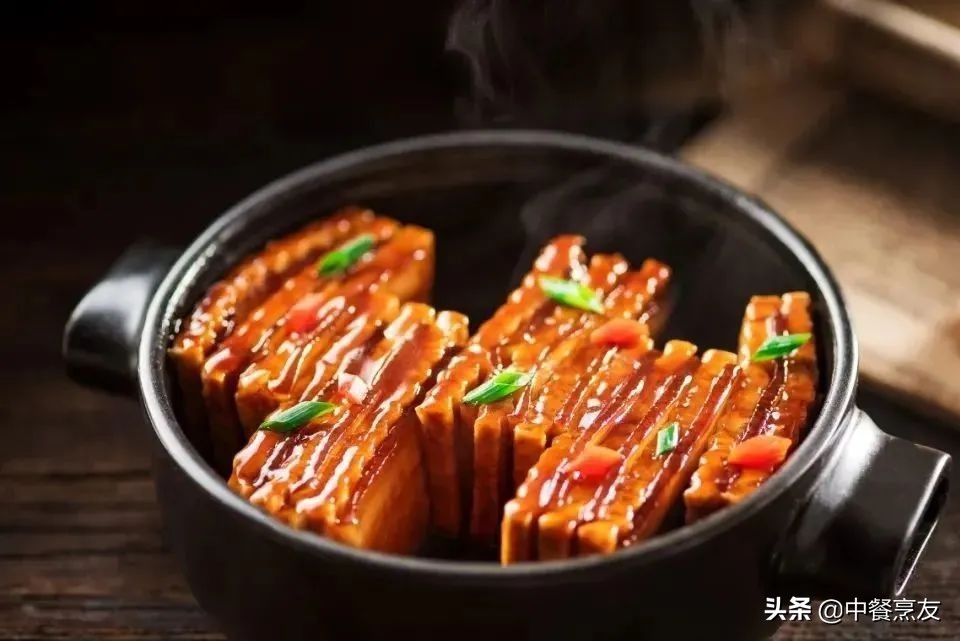 Eight-course restaurant's best-selling dishes - iNEWS