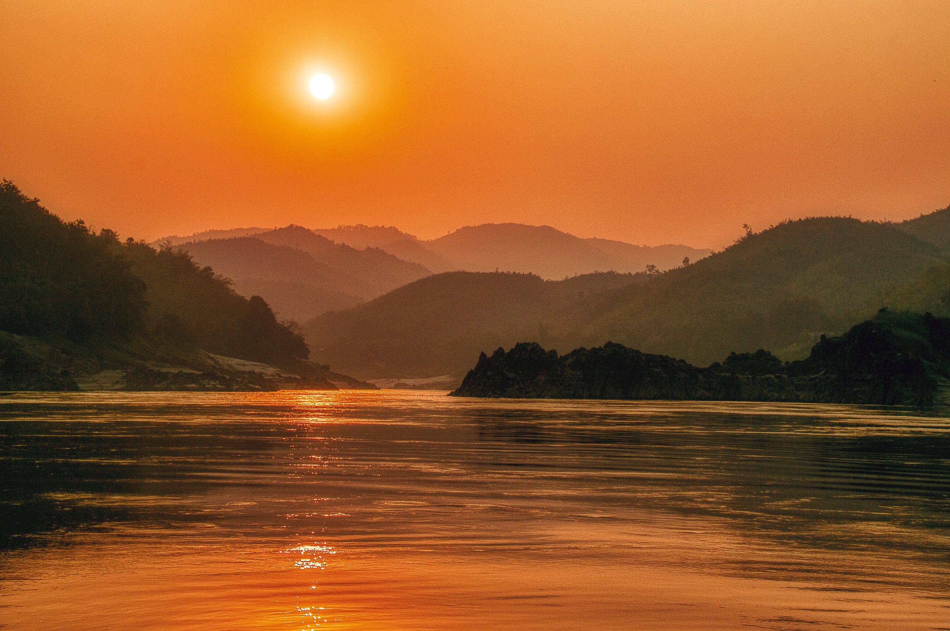 Old Wu's Anecdote: Naga Fireball, the natural fireworks on the Mekong ...