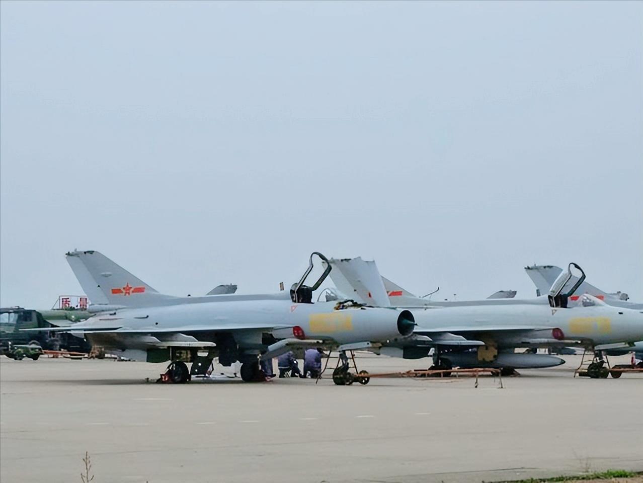 The 200 J-7s will all be retired in 2023, and the top fighters will ...