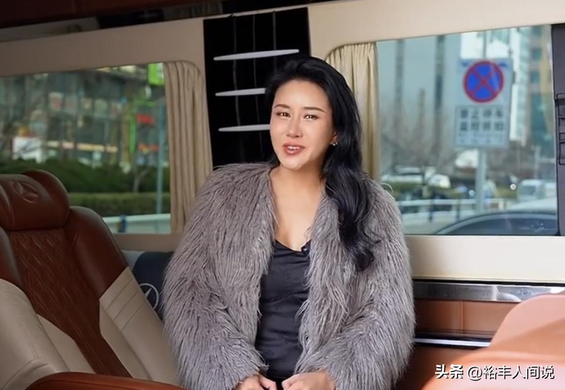 Zhang Nuanya returned to the village for the New Year, and the village ...