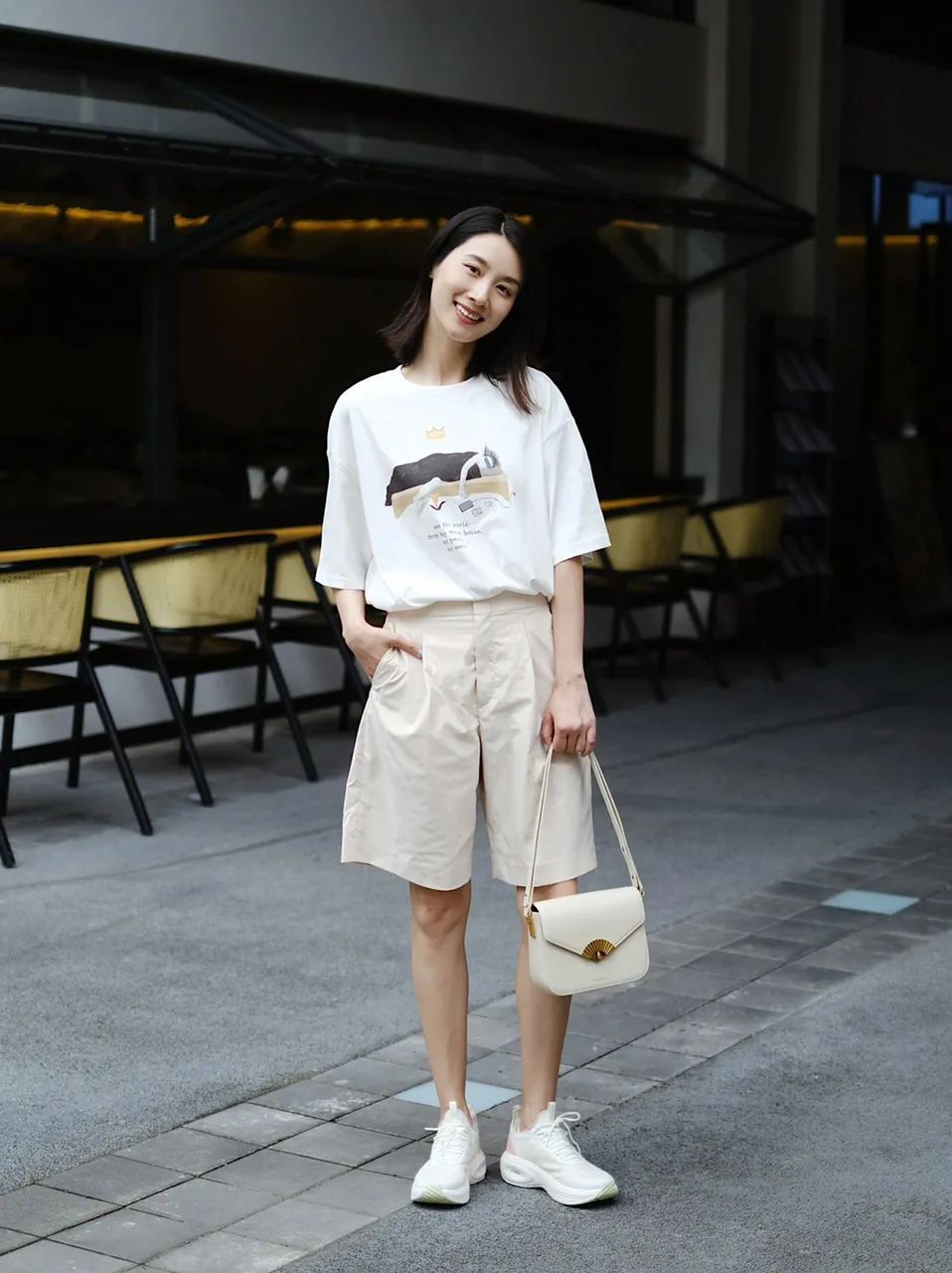 "Bermuda shorts" are just right now! - iNEWS