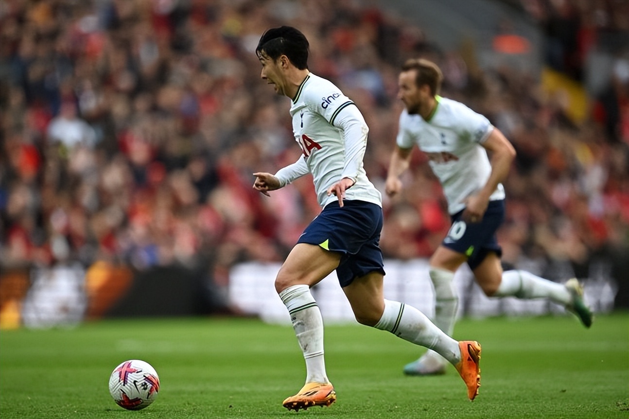 Rooney = Kane, Ronaldo = Sun Xingmin. Premier League 100-goal club. Sun Xingmin and Ronaldo side ...