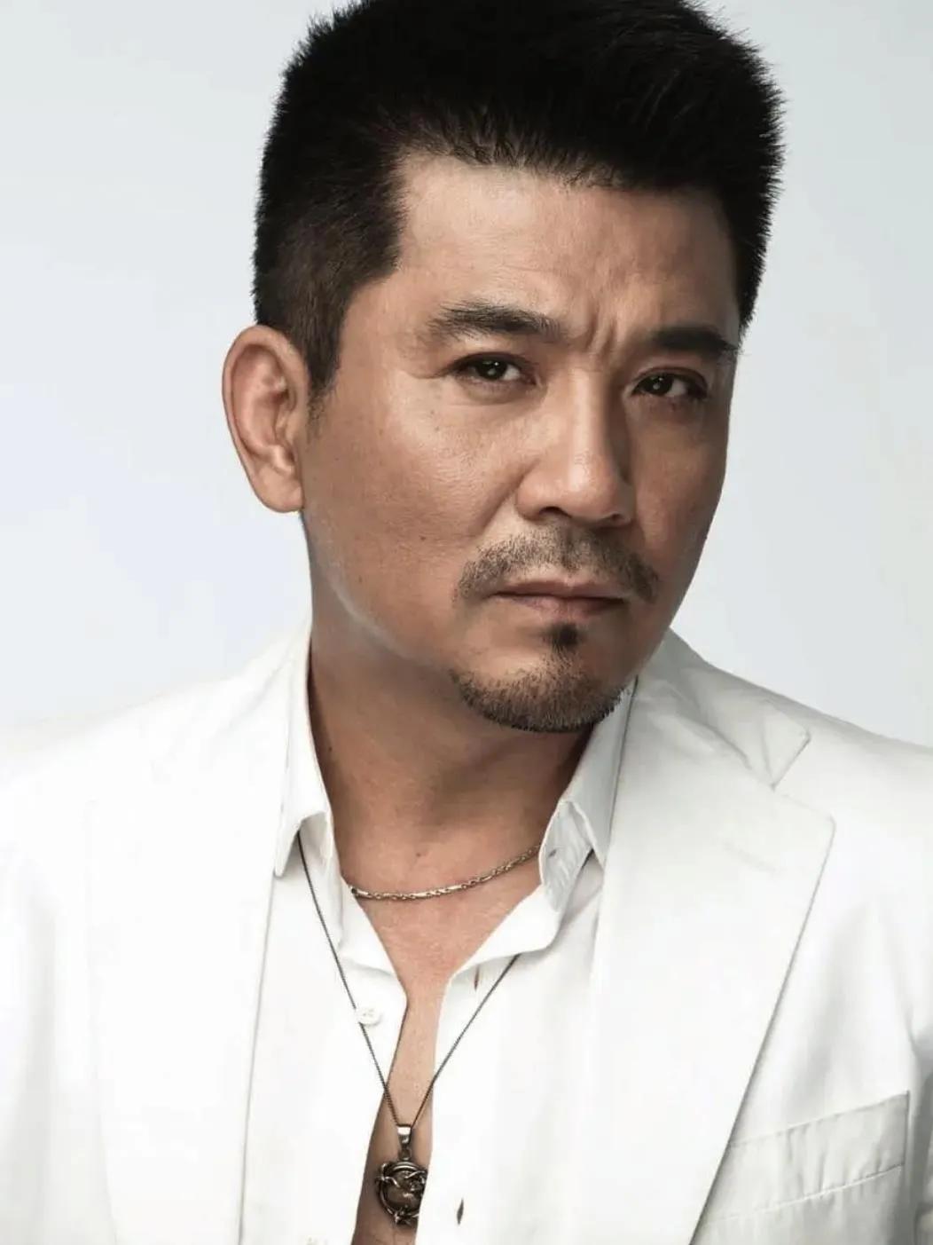 Actor Sun Chun, who received a wife during his performance, regretted ...