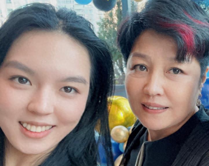 After Hawen returned to China, he updated 6 updates in a row! I go out ...