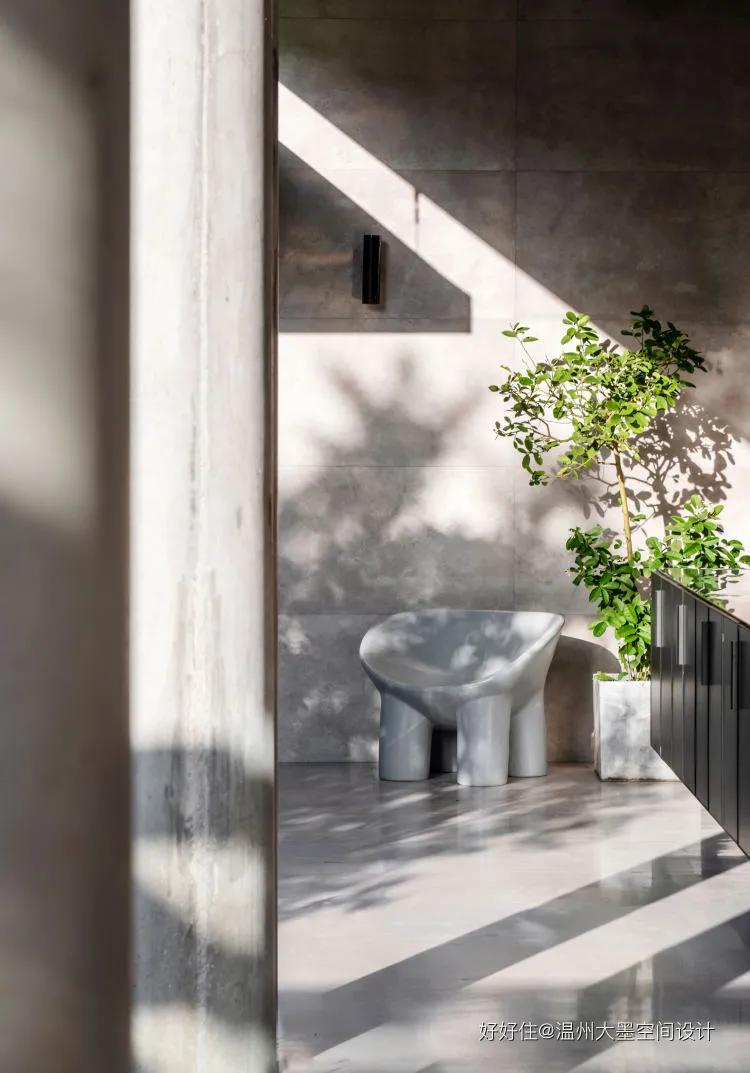 Choosing a naturalistic 900 square meters single-family villa, how ...