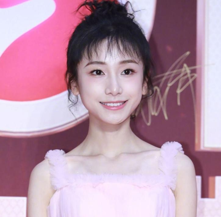 The thinner and uglier female stars are: Wu Jinyan is 10 years old ...
