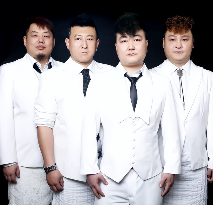 The Light Year Band returned to the Momo platform, and the live ...