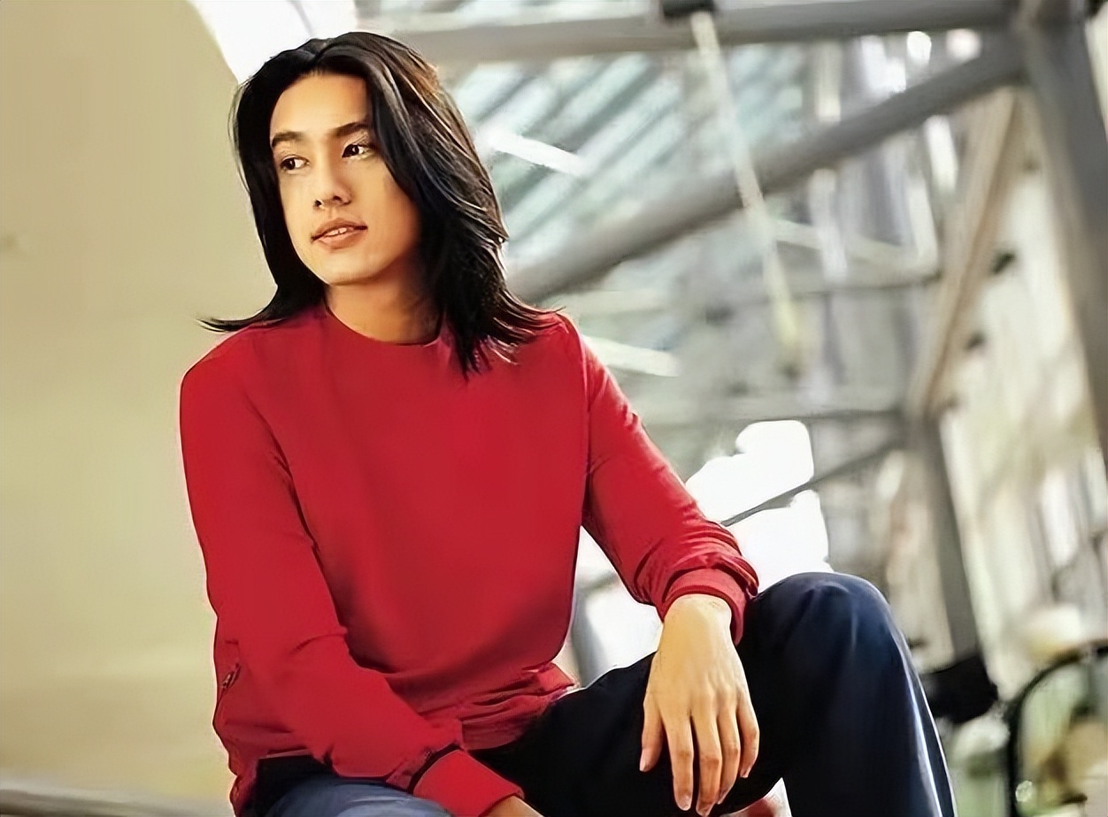Fighting fiercely with Li Bingbing in the hotel, living with Lin Xilei ...