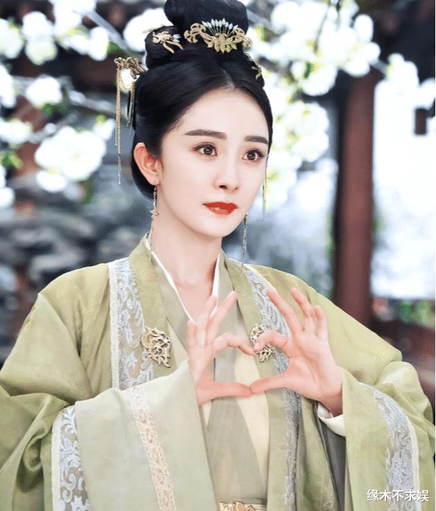 In "Chen Qing Ling", his transformation was successful, and CCTV praised him by name. The other ...