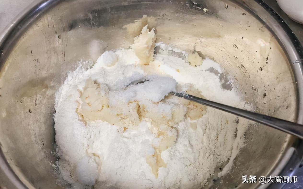 To make hand cakes, if you want to have more soft layers on the outside ...